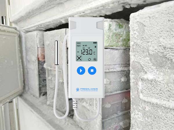 Temperature data logger with probe for ultra-low temperature ...